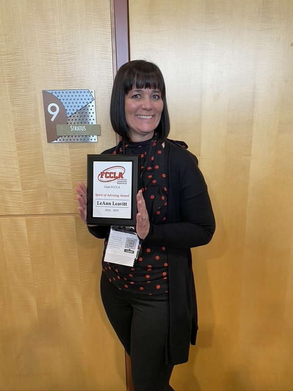 Mrs. Leavitt Awarded Spirit of Advising Award! | Cedar High School